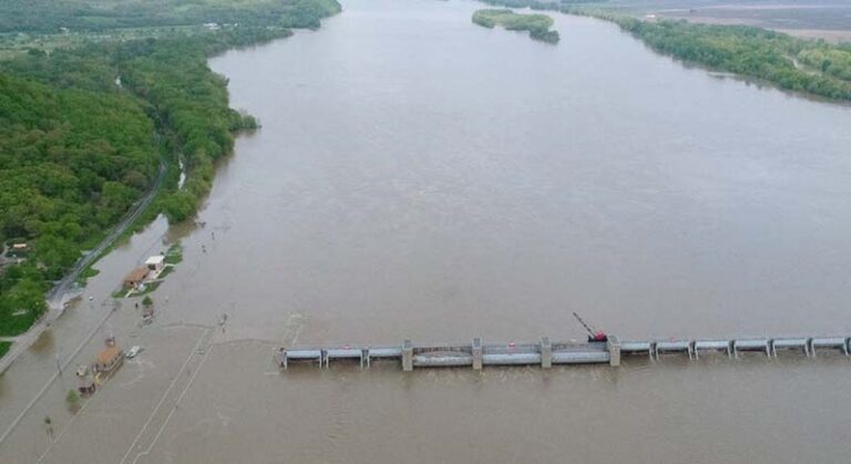 Wisconsin communities along Mississippi River at risk from climate ...